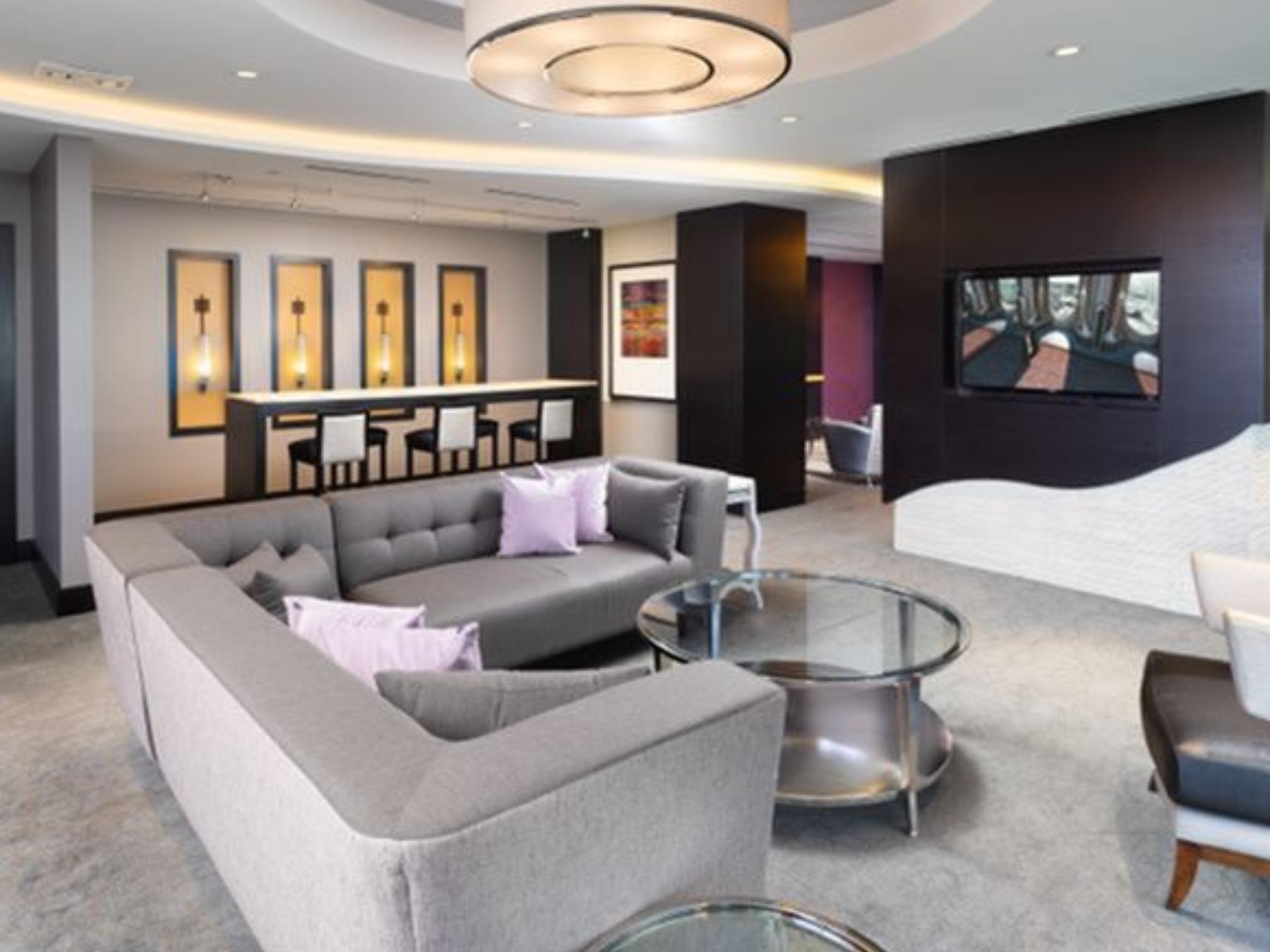 Photo Gallery & Tour | Meridian at Ballston Commons | Arlington