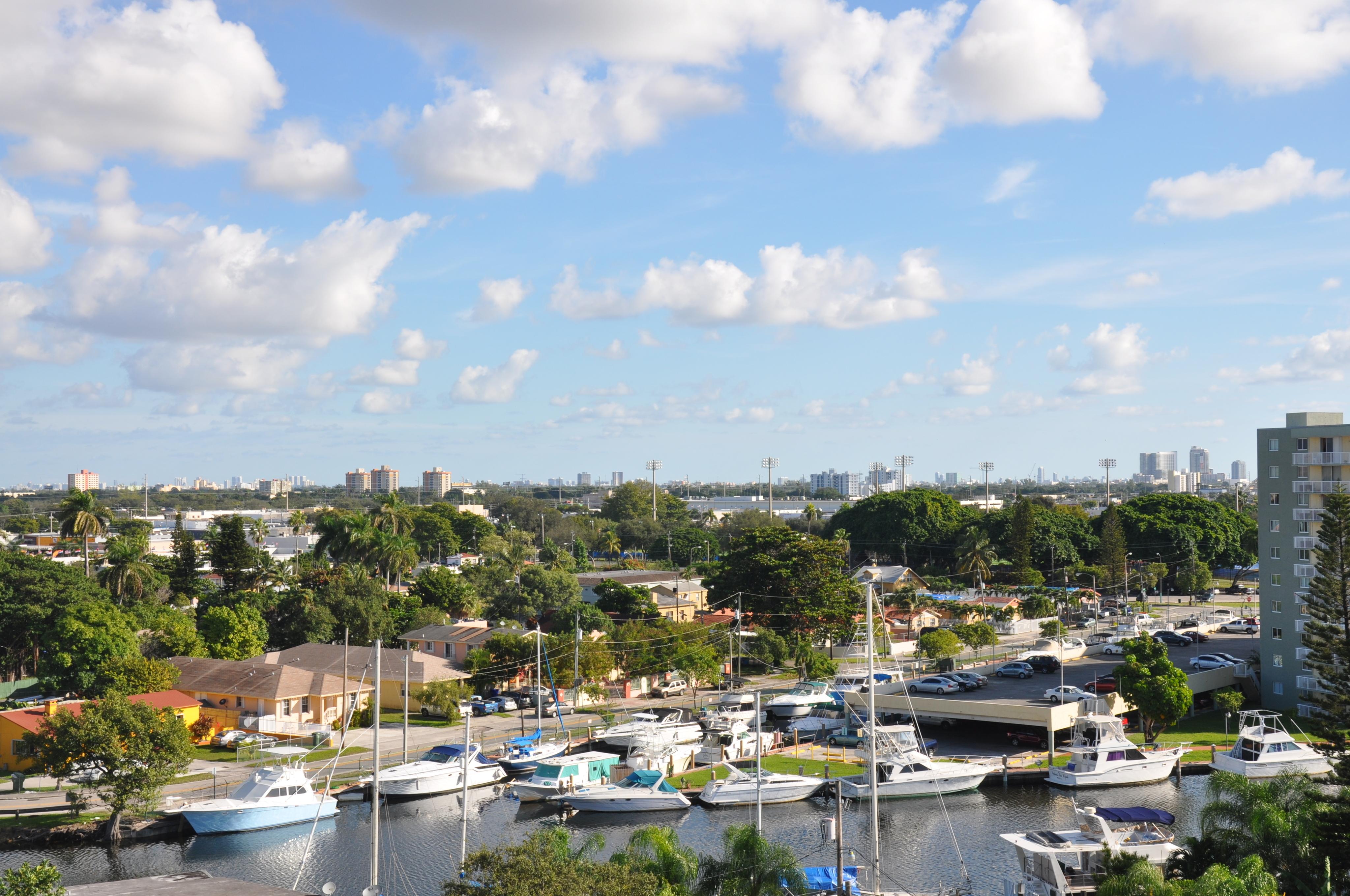 View Photos & Take A Virtual Tour | Miami Riverfront Residences