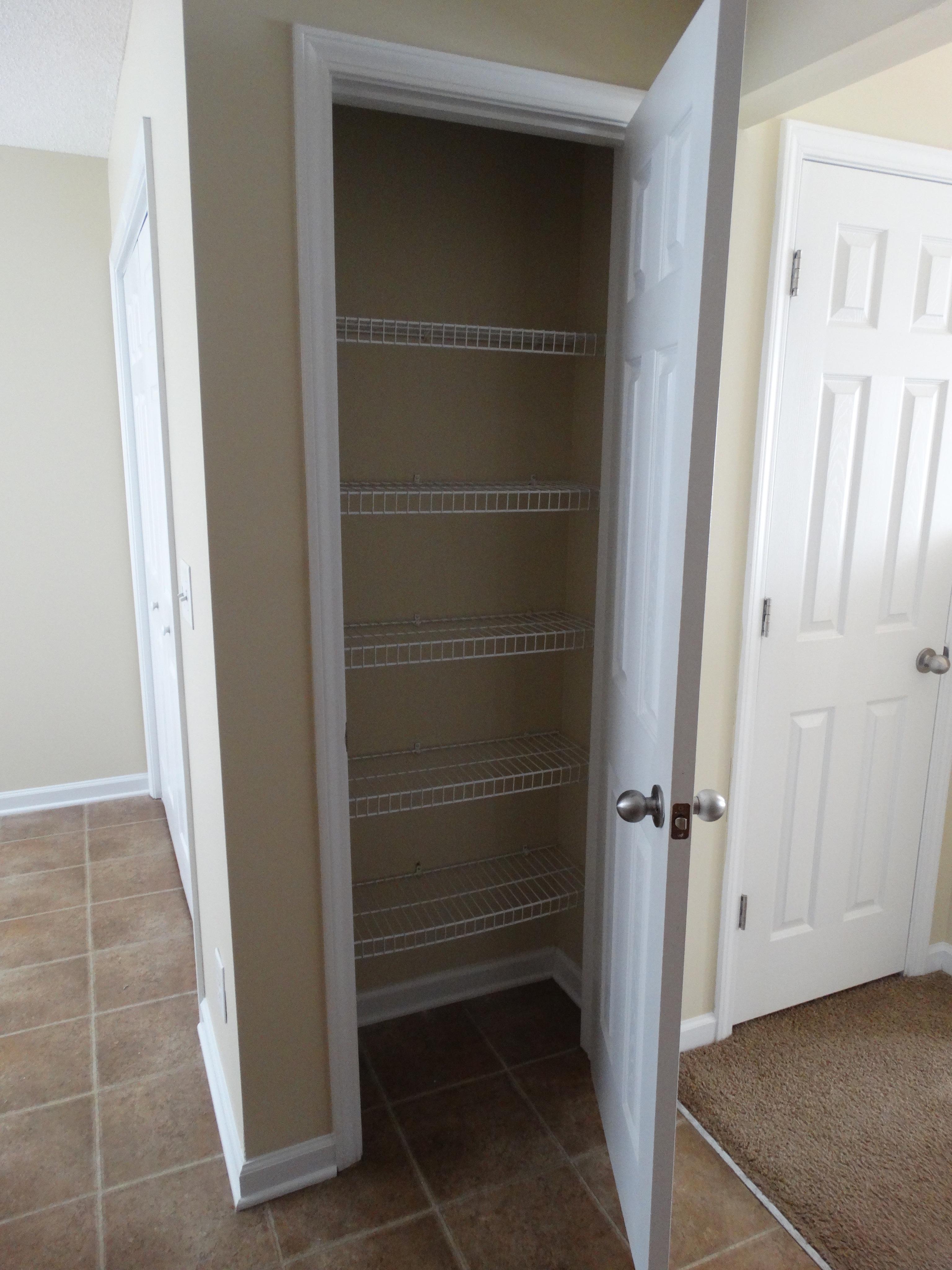 View Photos | www.vineyardcreekapts.com