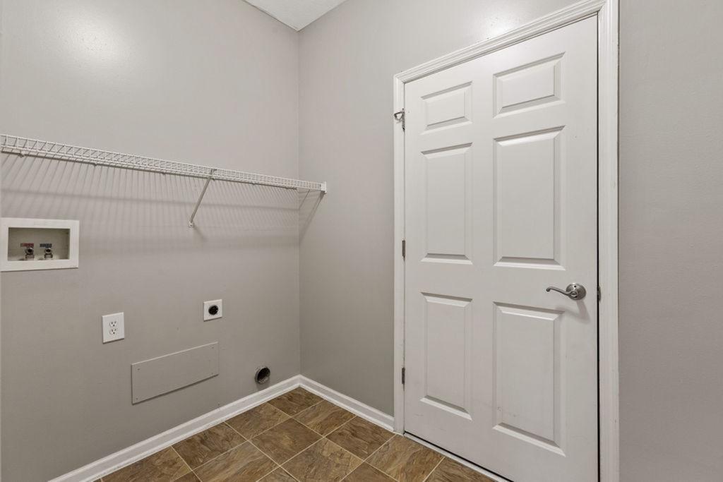 View Photos & Take A Virtual Tour | Marble Cliff Commons