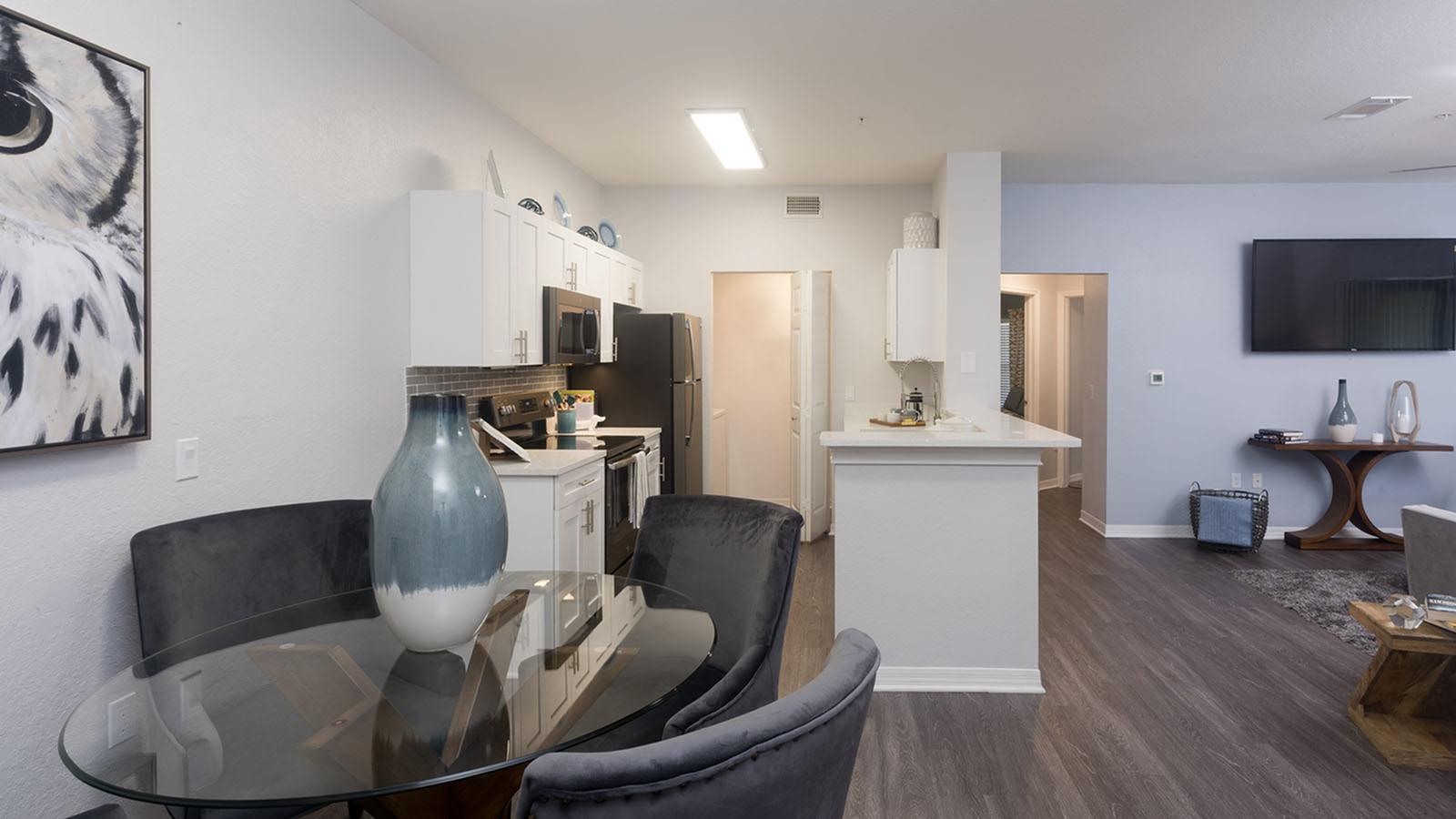 View Photos & Take A Virtual Tour | Lakeview Oaks